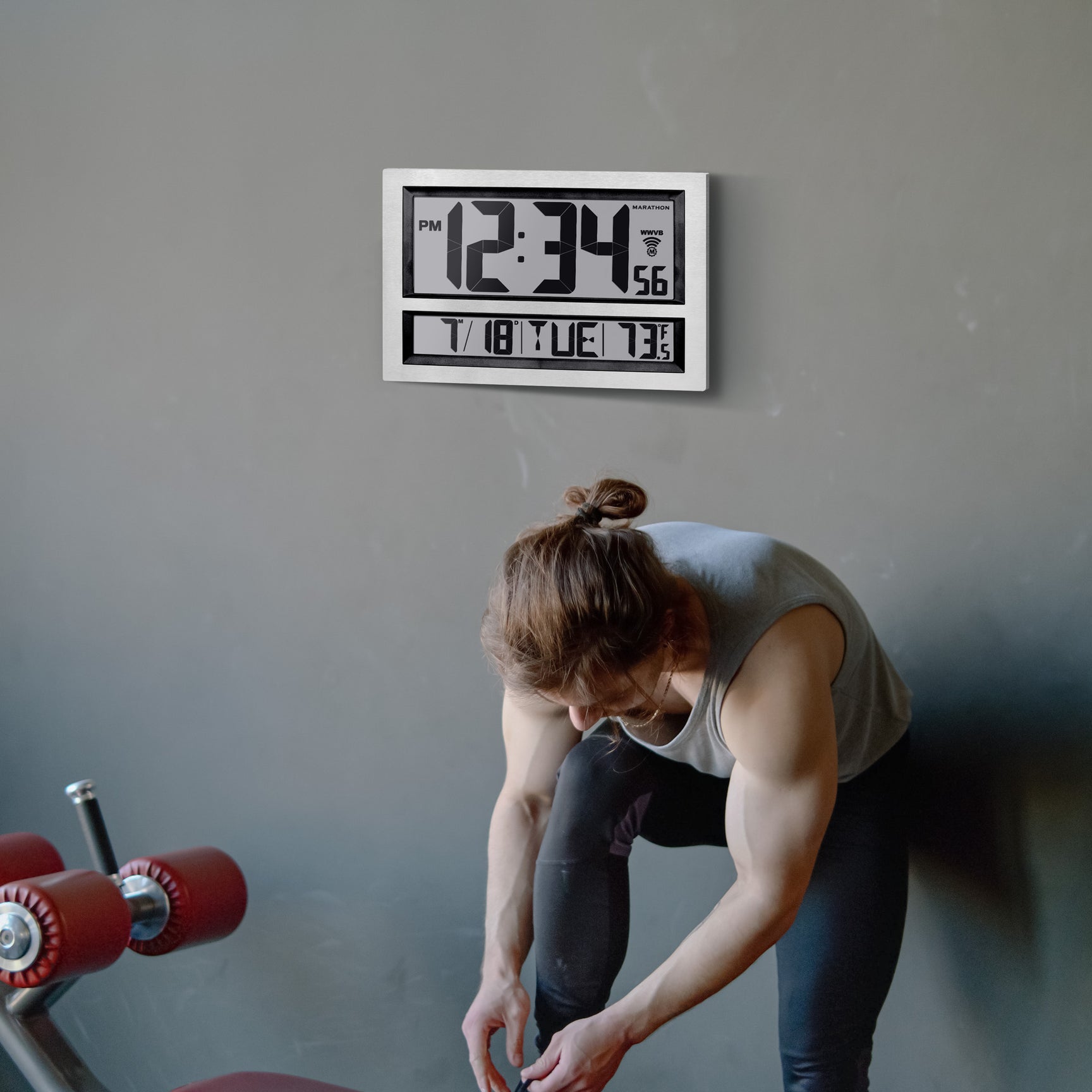 Jumbo Self-Setting Wall Clock – Marathon Watch