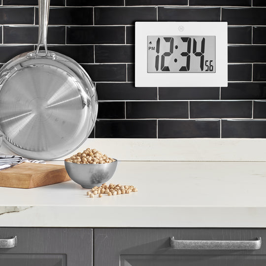 Clock, Large LCD display, white color (5/10) – Marathon Watch