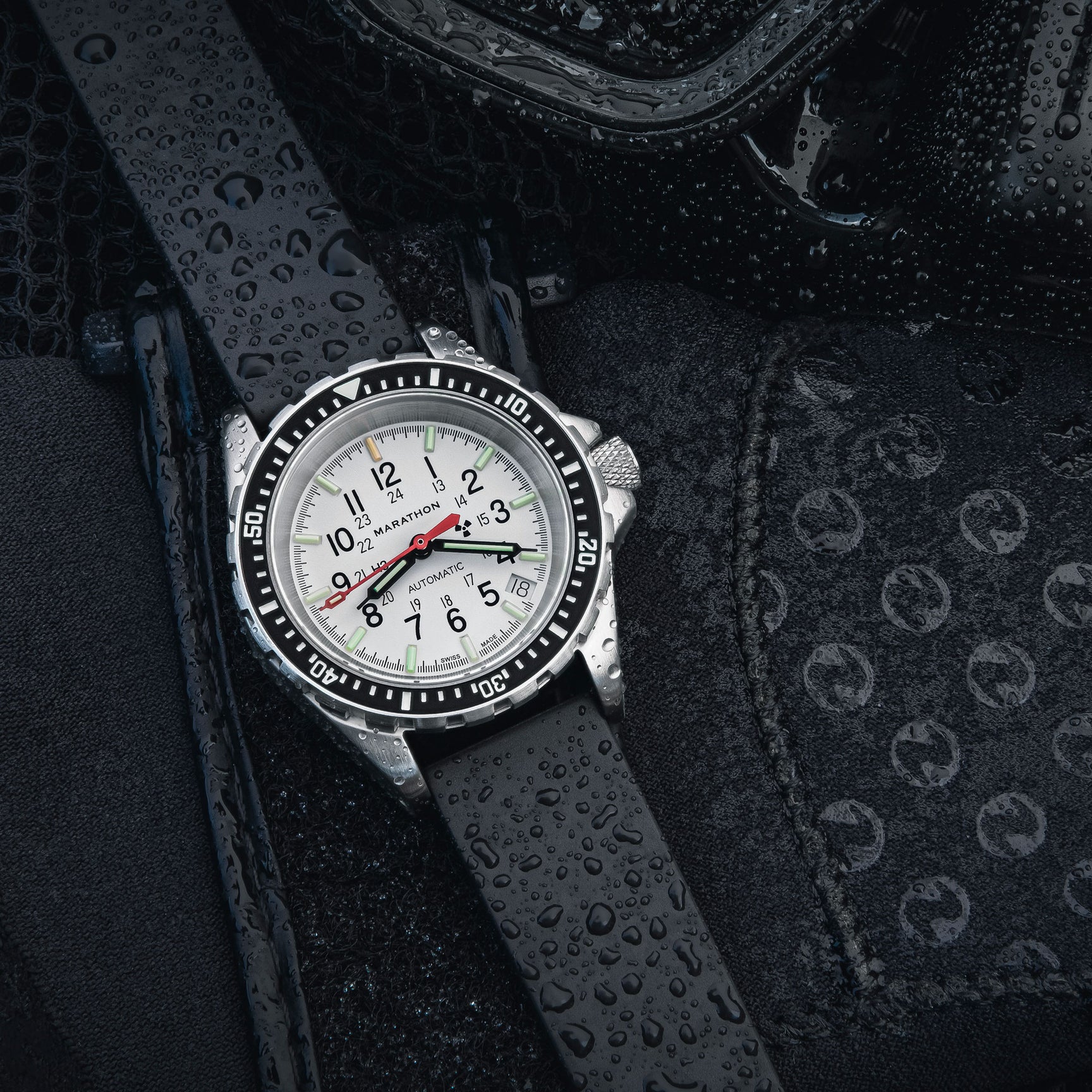 Two-Piece Rubber Dive Strap, Black, 18mm – Marathon Watch