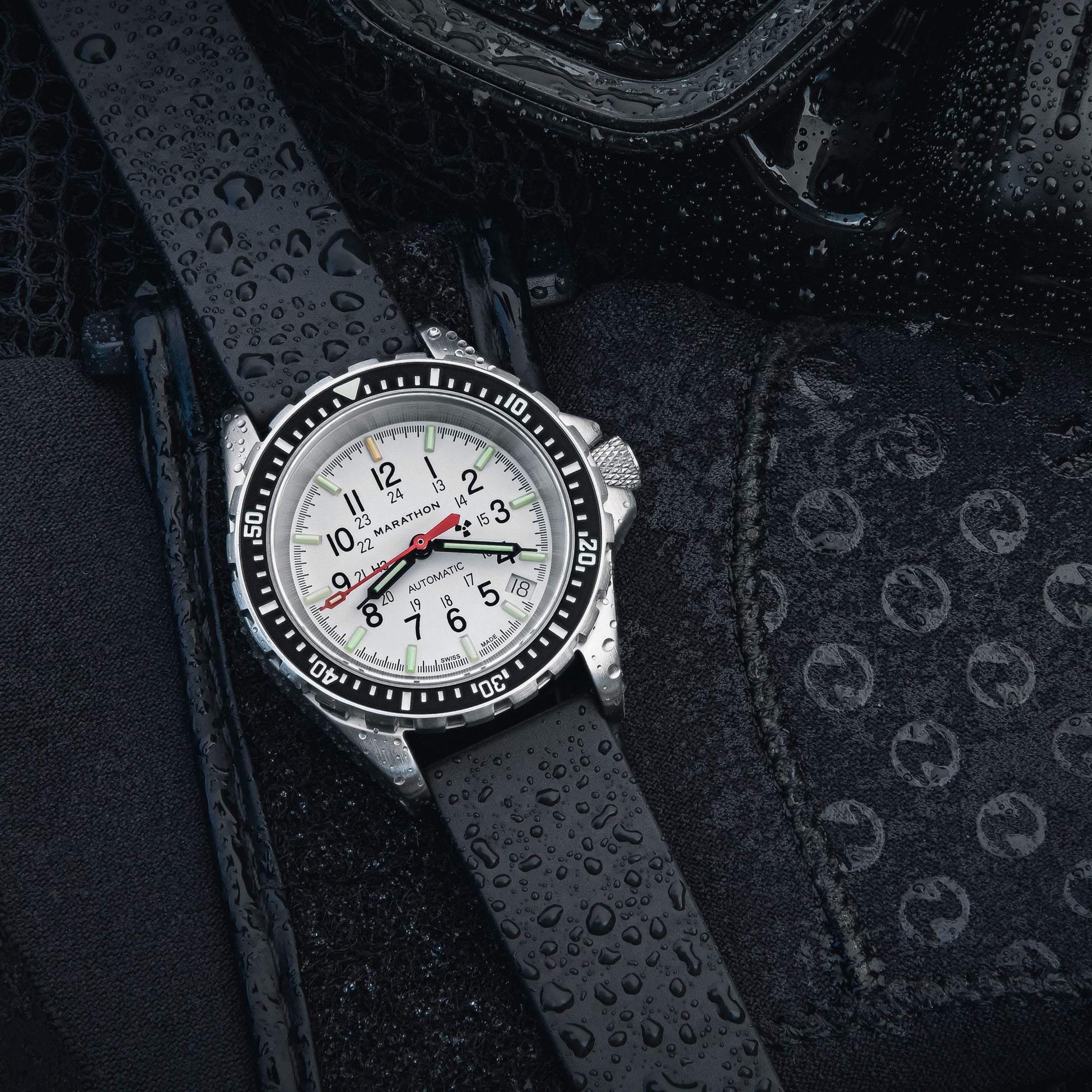 Two-Piece Rubber Dive Strap, Black, 18mm – Marathon Watch